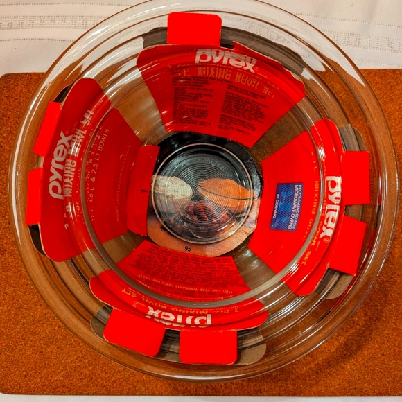 Pyrex | Kitchen | New Set Of 3 Pyrex Nesting Mixing Bowls | Poshmark
